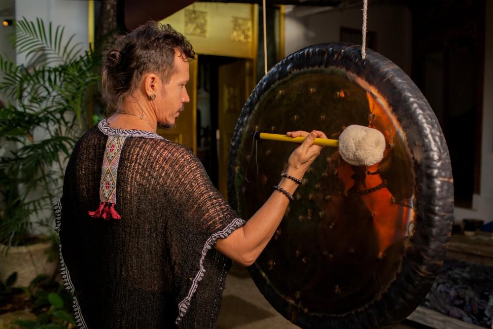 How to Use Gong Healing: Techniques, Benefits, and Science Behind Gong ...